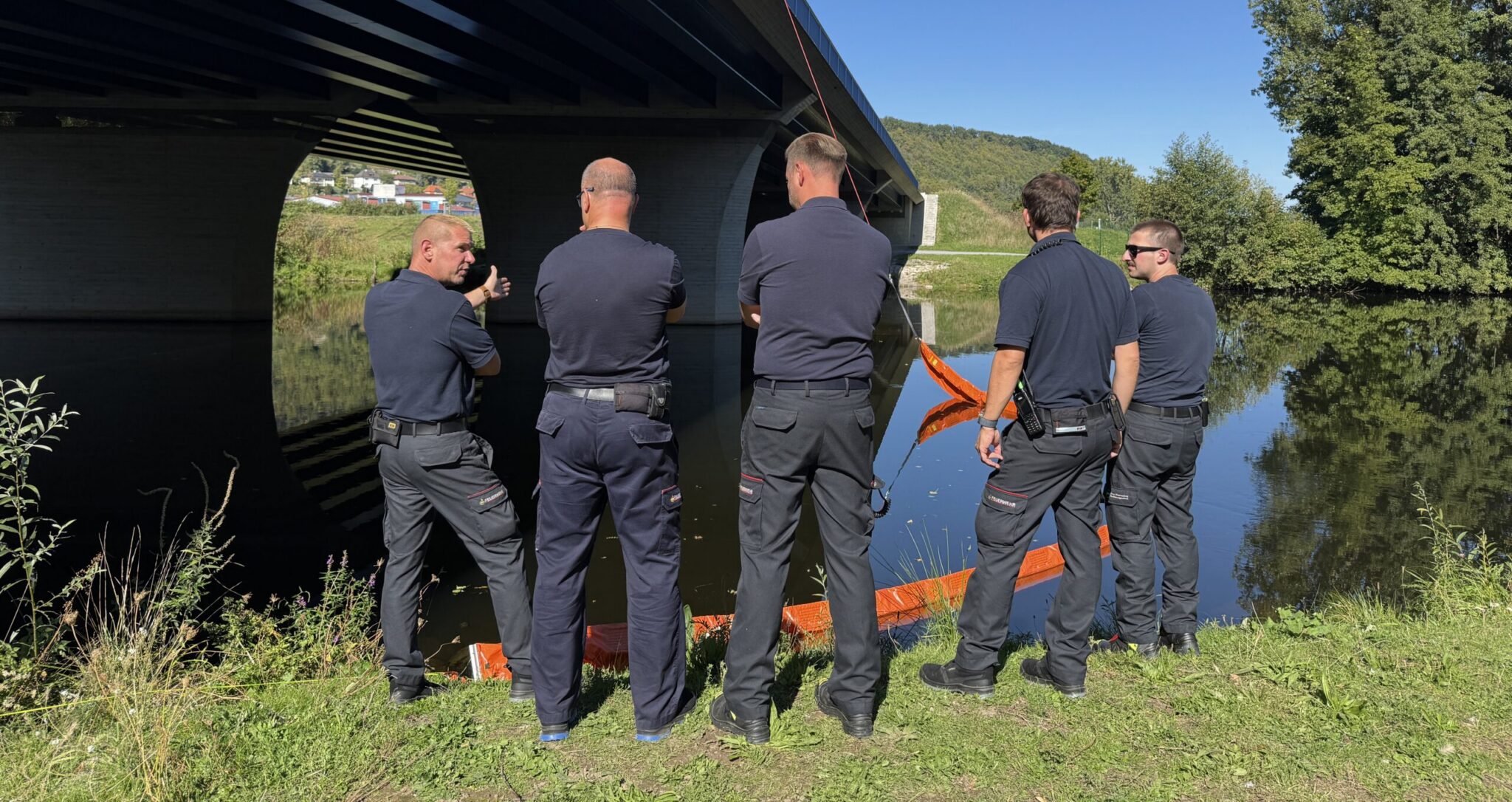 Flexibel, kompakt, einsatzbereit: HARBO Boom System bei der Feuerwehr ...